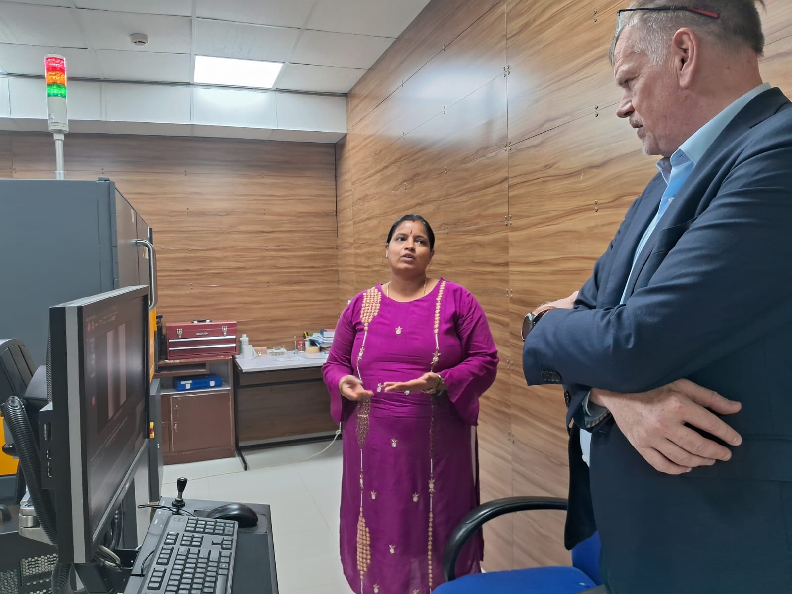 Gallery- Advanced Facility for Microscopy and Microanalysis